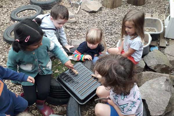 Indoor & Outdoor Play - Co-operative Play and Learn